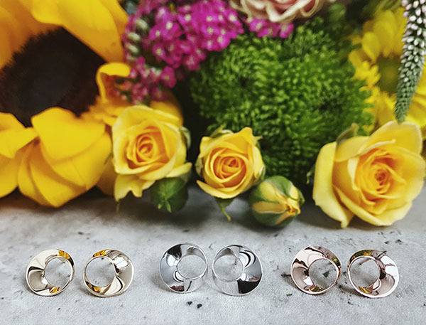 Mobius Twist Archives - Brown Goldsmiths